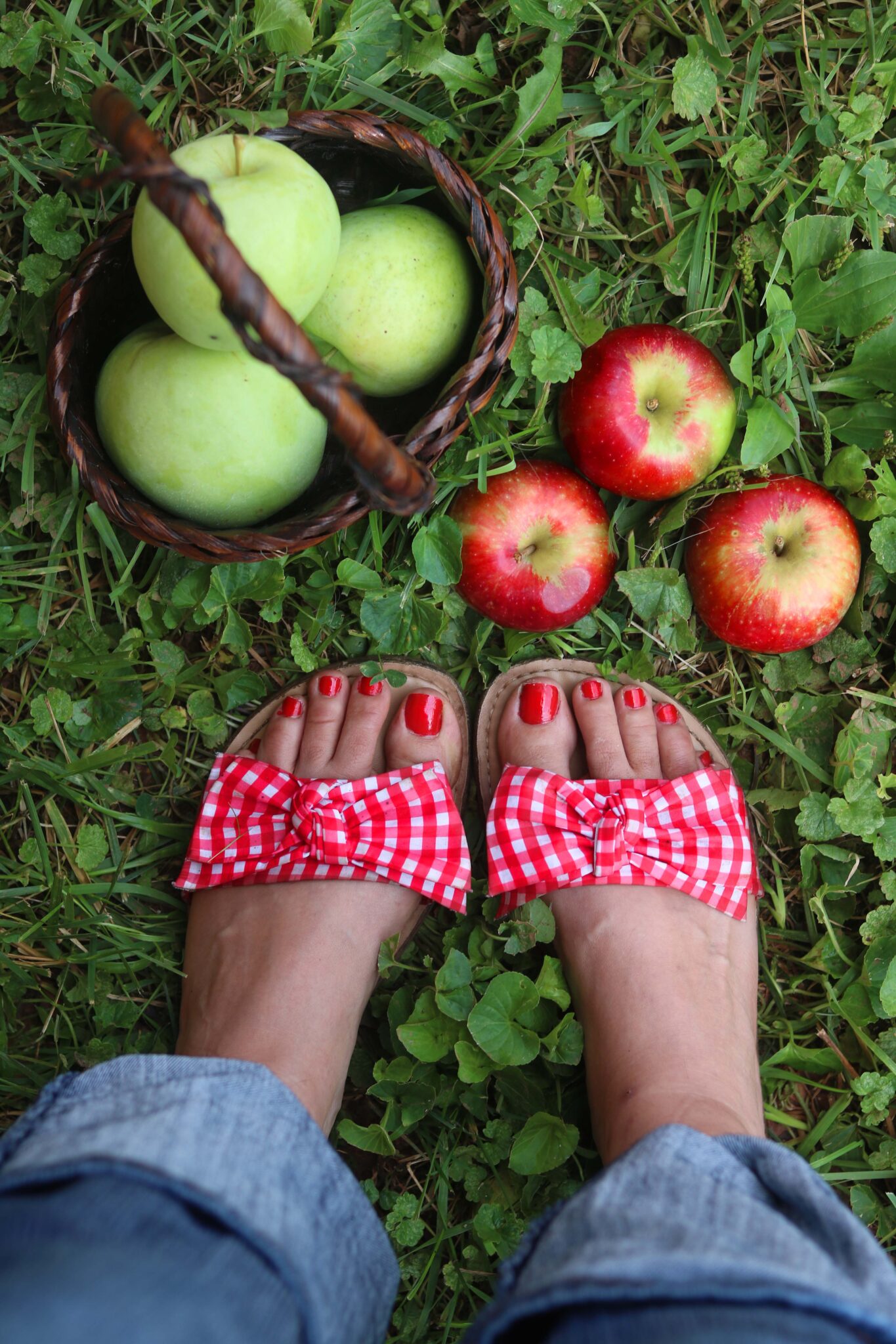 Mabon at the Apple Farm (Plus a Recipe for Spiced Apple Pie!)