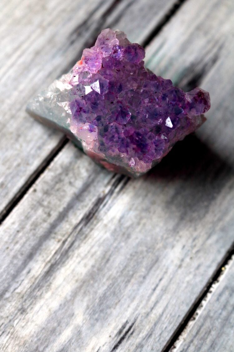 9 Ways to Use Amethyst in Witchcraft