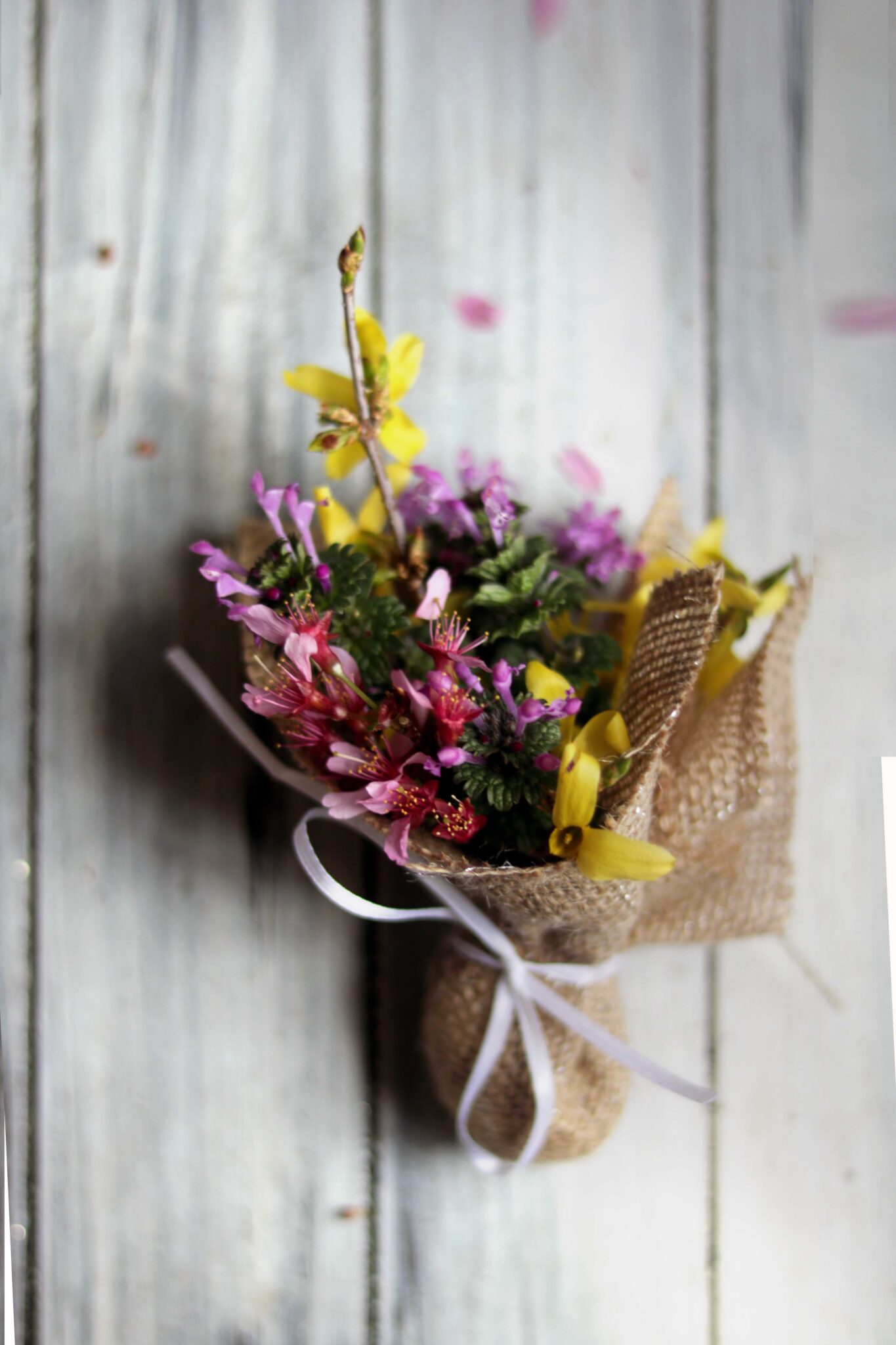 Mini ramos de flores silvestres Ostara (Manualidad Equinoccio de Primavera)
