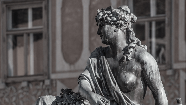 What is Dianic Wicca: Tradition & Recommended Reads