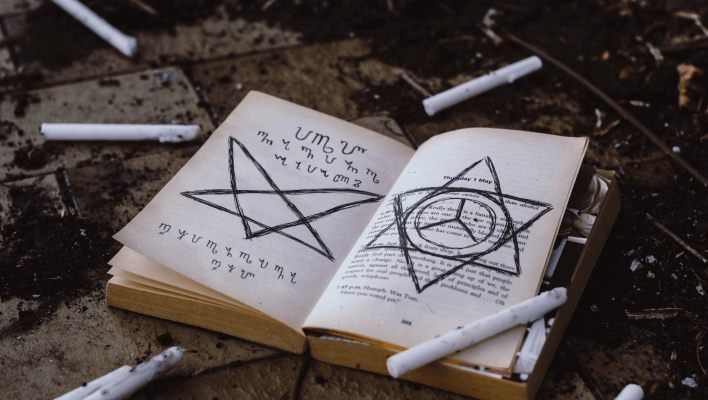 What is a Hex in Witchcraft: Origins, Mechanics
