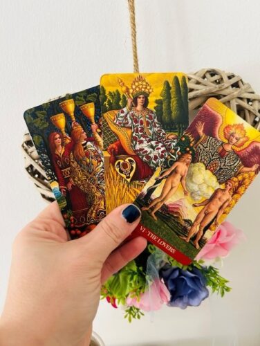 DIY Friendship Spells & Ways to Strengthen Bonds (With Pictures)