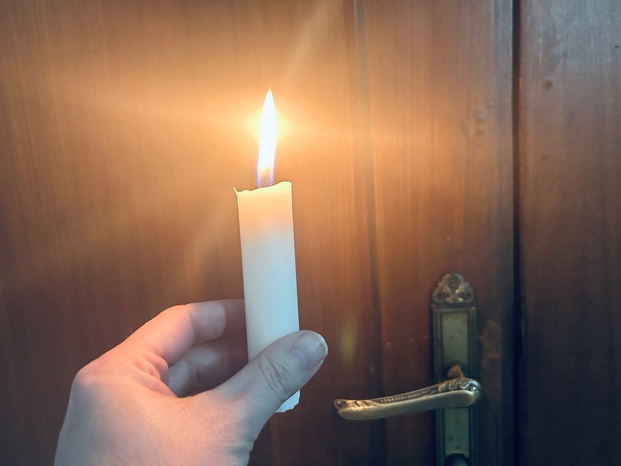 9 Ways to Use White Candles in Witchcraft (DIY With Pictures)
