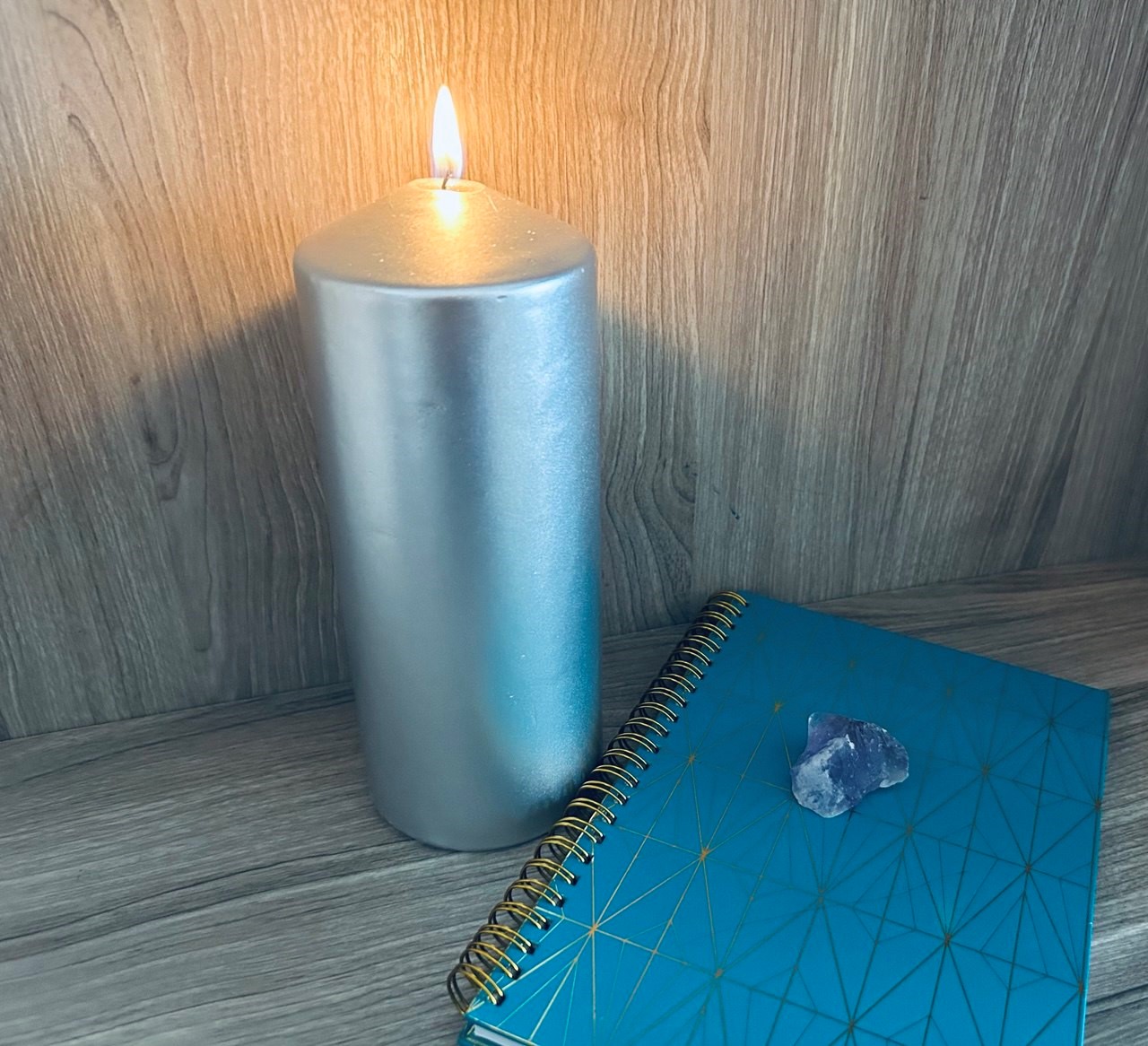 9 Ways to Use Silver Candles in Witchcraft (DIY With Pictures)